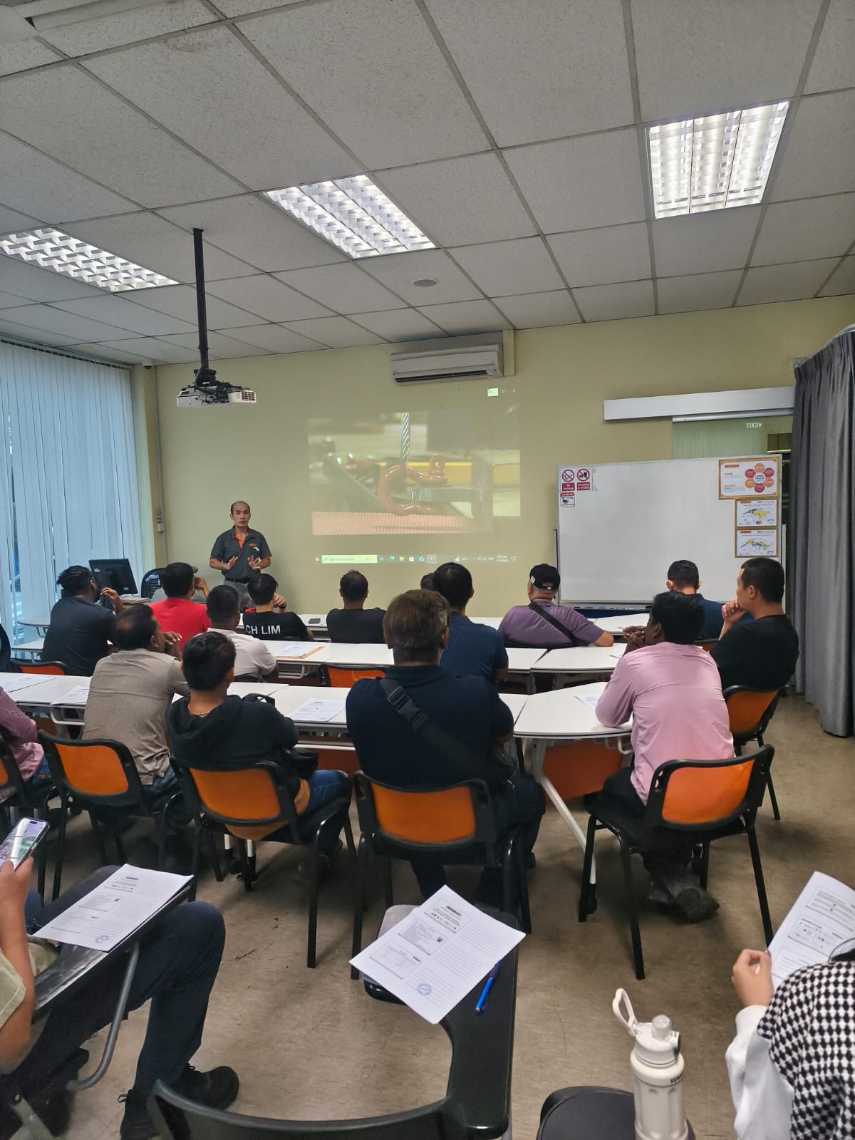 Overhead-crane-safety-operation-training - Interlift